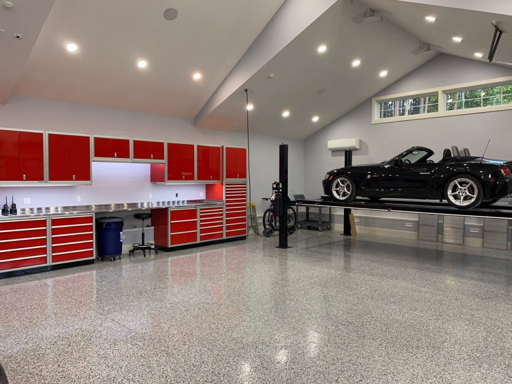 Custom Garage | Residential | Industries | Moduline Cabinets